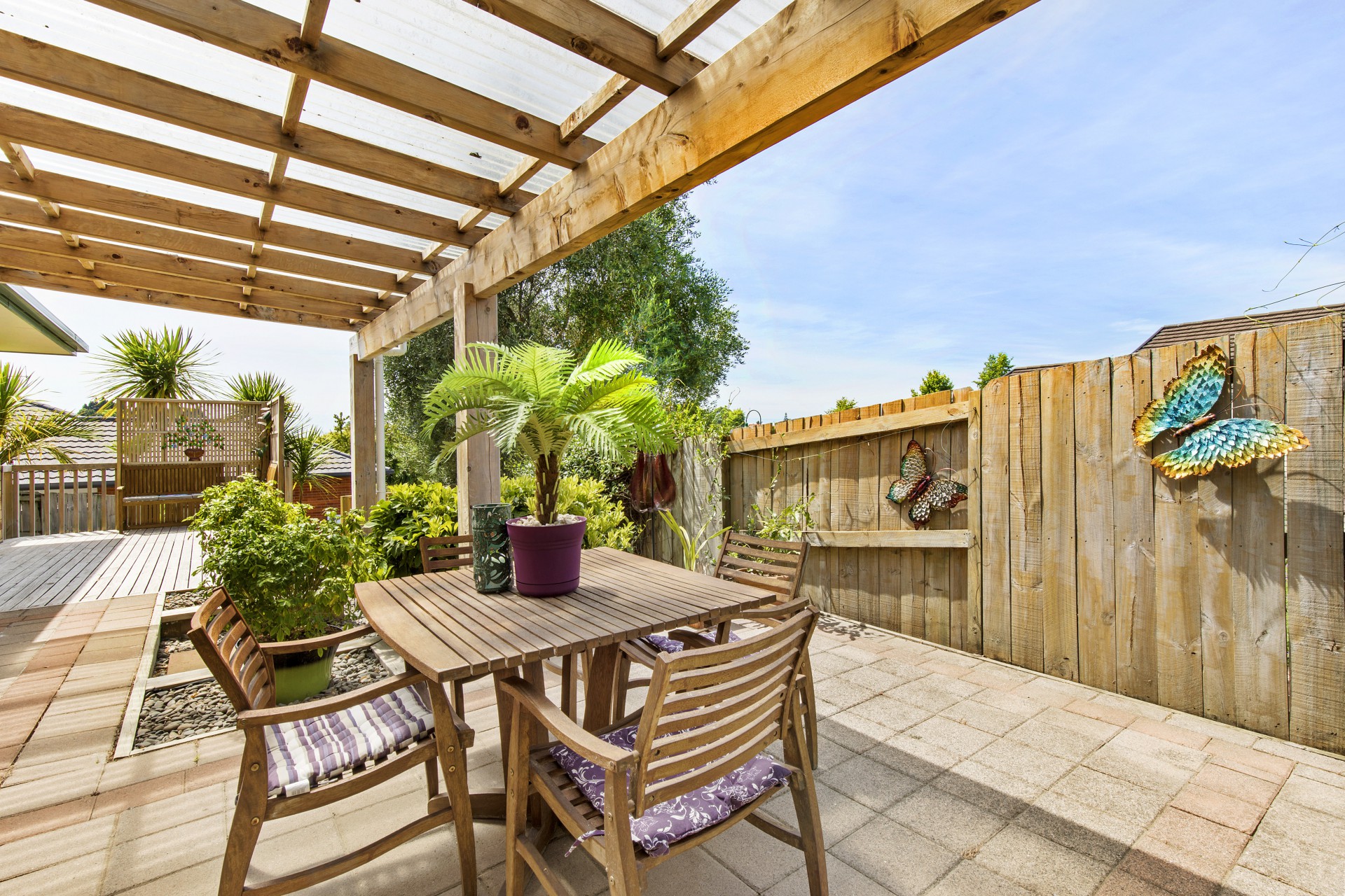 Warm and Spacious in Autumn Place | Arizto