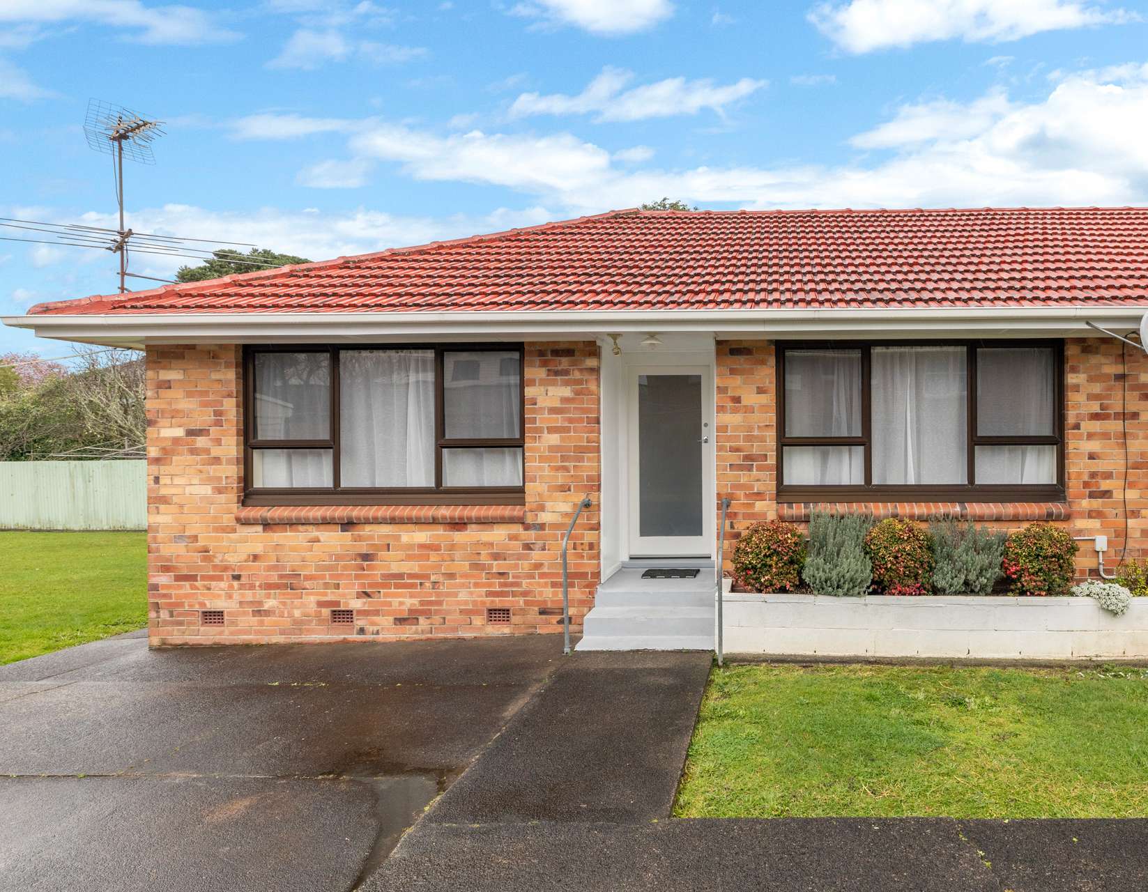 Perfectly Located With Great Value Arizto