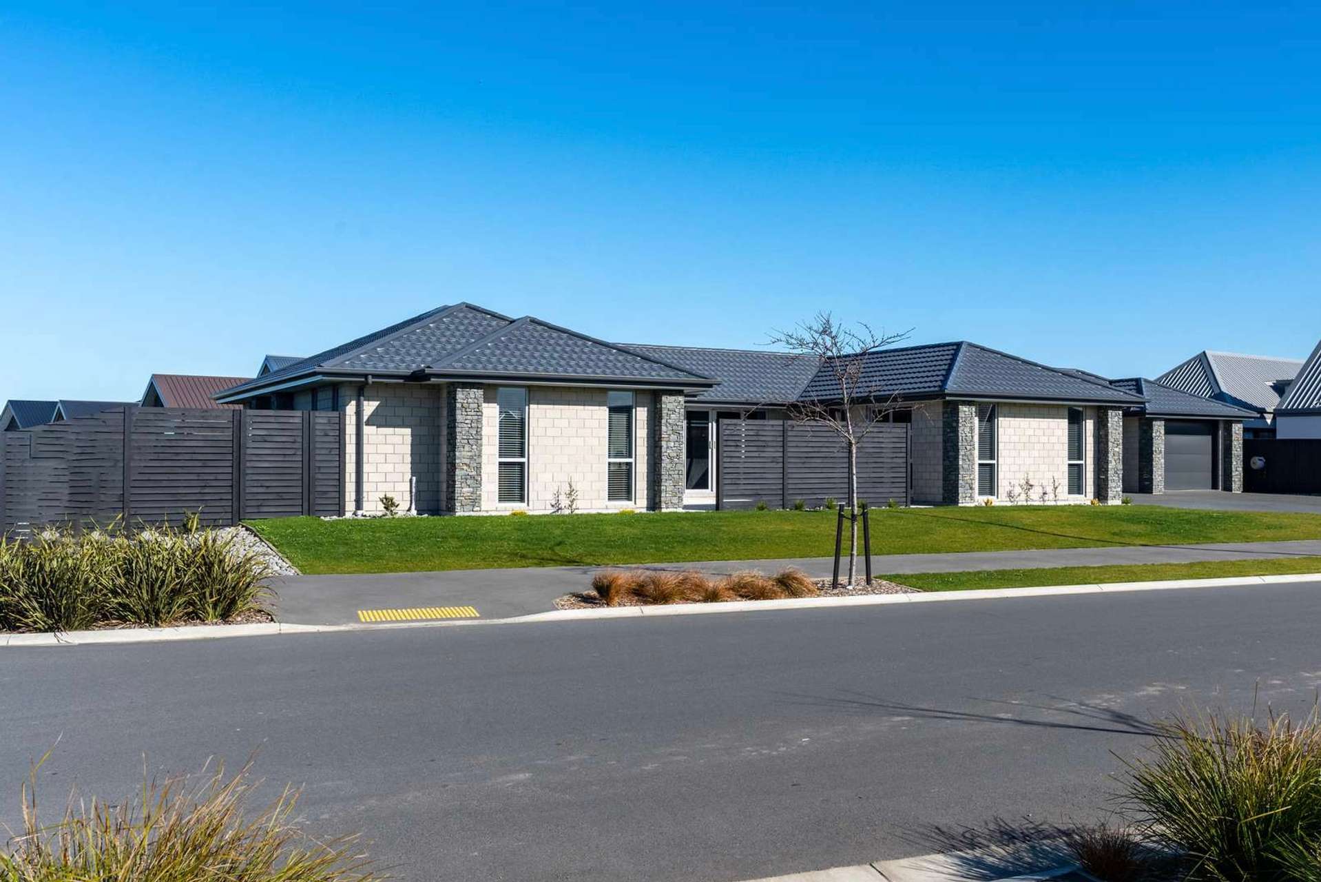 PRICE REDUCED! Excellent Value For Money | Arizto