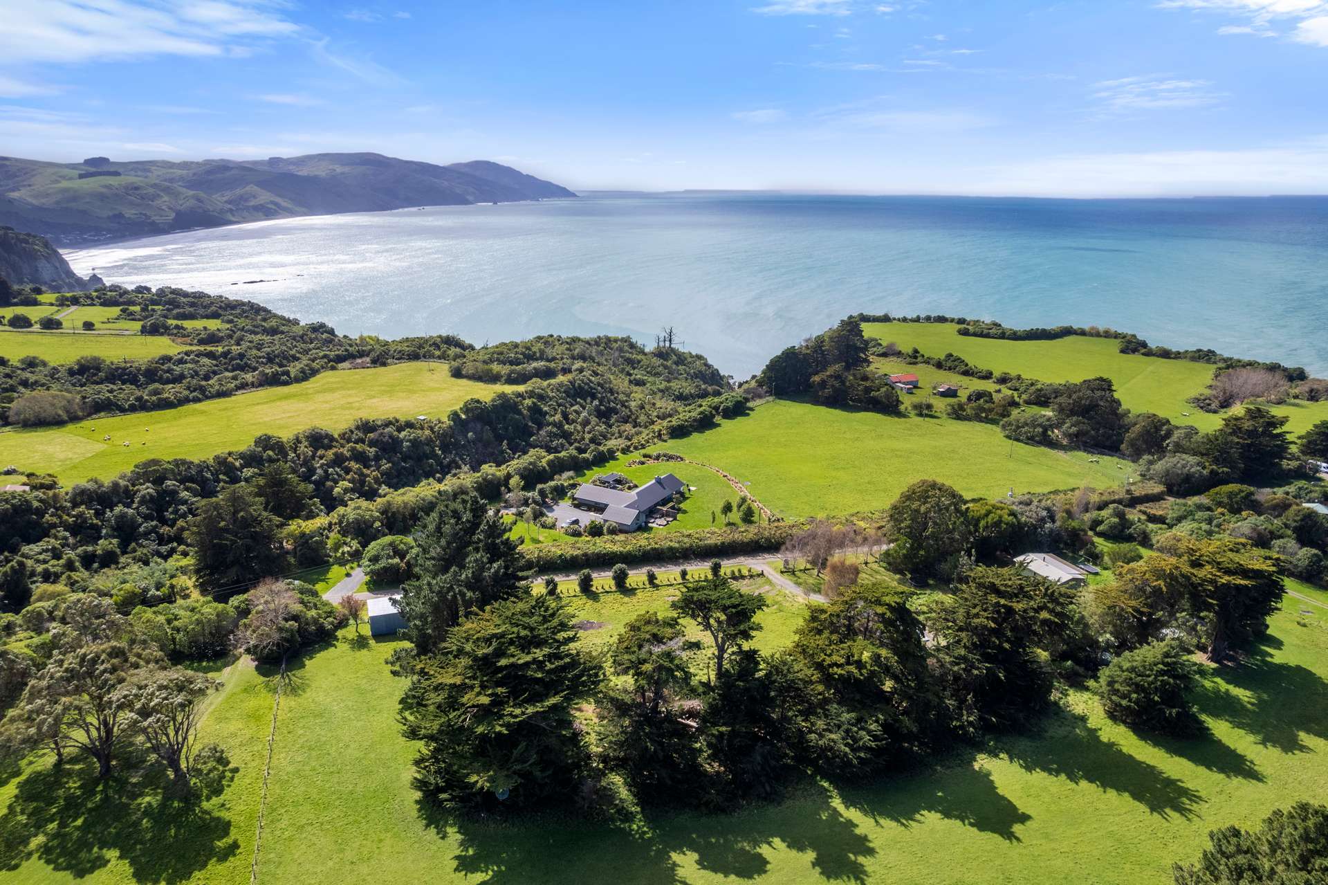 Discover a Natural Paradise in Manuka Bay! | Arizto