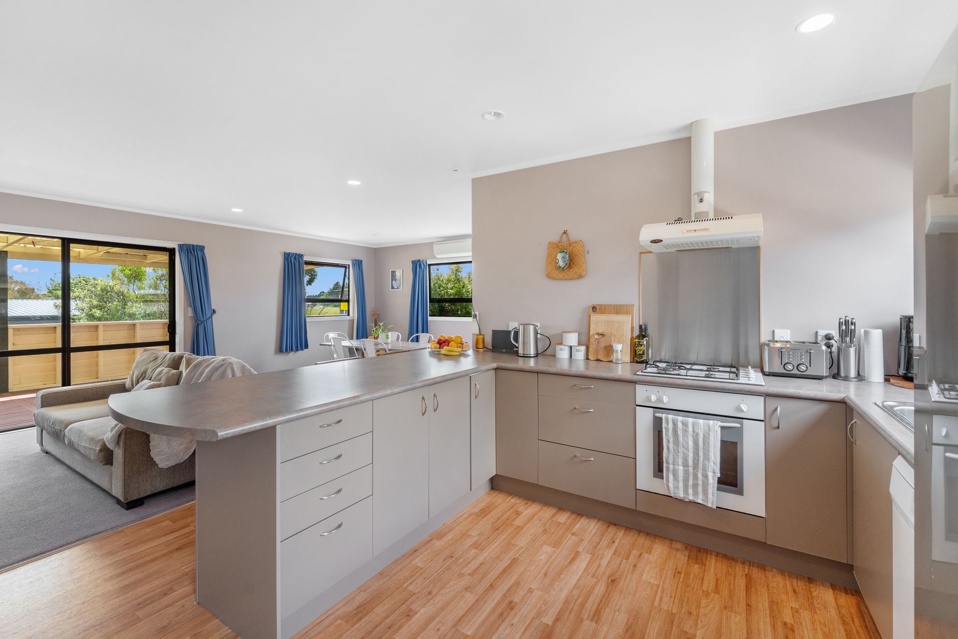 2768 Lake Ferry Road, Pirinoa Martinborough | Arizto